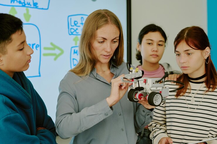 AI Educator Guide: Creating an Engaging AI Curriculum